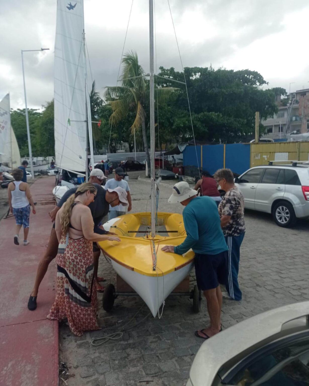 Veleiro 420 à venda: Um Clássico de Desempenho e Versatilidade ...